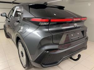 Grey Toyota C-HR 2025 in Kaunas, with an engine capacity of 1.99 L and mileage of 6 thousand km for 27500 €, photo 8 on AUTOMOTO.COM.LV