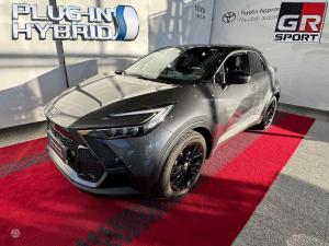 Pelēks Toyota C-HR 2025 Šauļi, ar dzinēja tilpumu 1.99 L un nobraukumu 6 tūkst. km par 39900 €, foto  vietnē AUTOMOTO.COM.LV