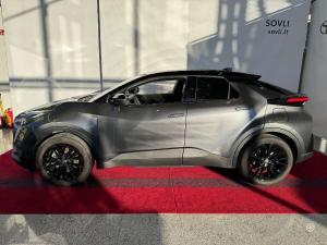 Pelēks Toyota C-HR 2025 Šauļi, ar dzinēja tilpumu 1.99 L un nobraukumu 6 tūkst. km par 39900 €, foto 7 vietnē AUTOMOTO.COM.LV