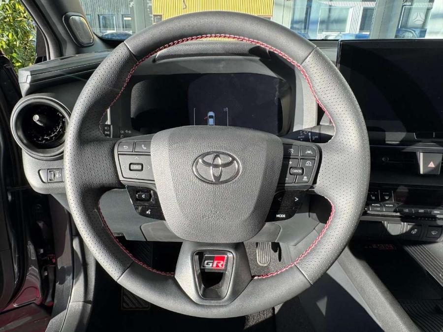 Pelēks Toyota C-HR 2025 Šauļi, ar dzinēja tilpumu 1.99 L un nobraukumu 6 tūkst. km par 39900 €, foto 12 vietnē AUTOMOTO.COM.LV