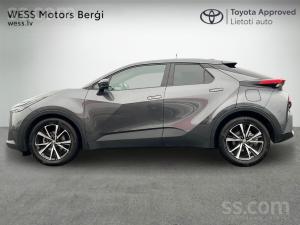 Grey Toyota C-HR 2025 in Riga, with an engine capacity of 1.80 L and mileage of 19 thousand km for 27990 €, photo 3 on AUTOMOTO.COM.LV
