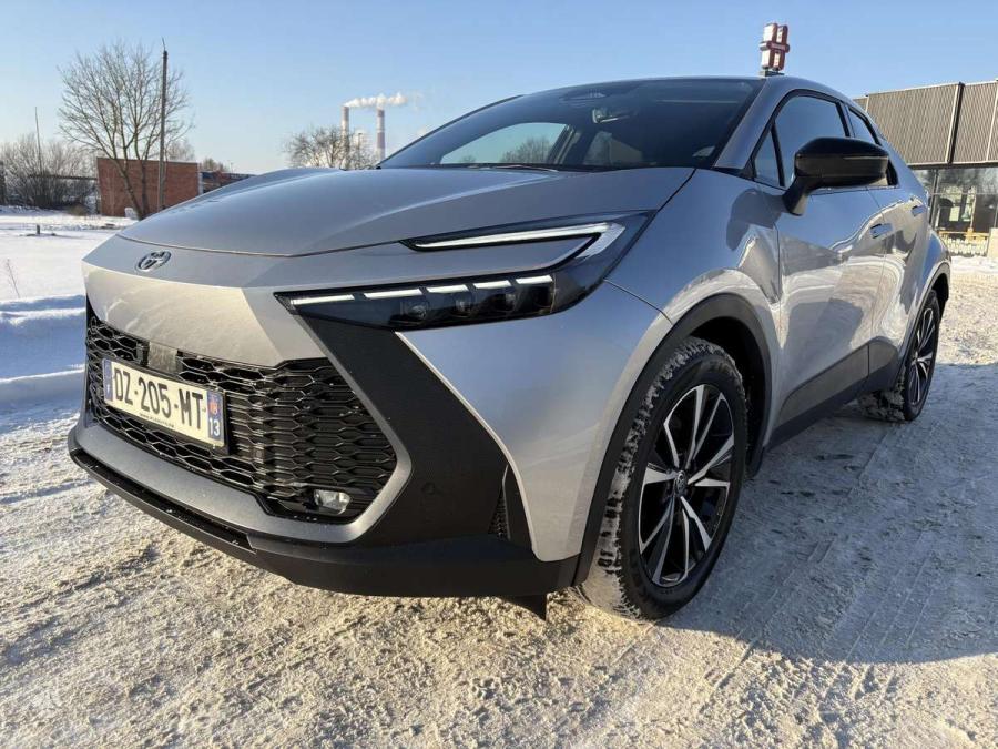 Grey Toyota C-HR 2025 in Kaunas, with an engine capacity of 1.99 L and mileage of 12 thousand km for 30900 €, photo 1 on AUTOMOTO.COM.LV