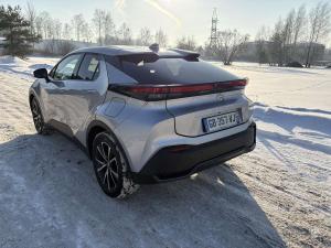 Grey Toyota C-HR 2025 in Kaunas, with an engine capacity of 1.99 L and mileage of 12 thousand km for 30900 €, photo 4 on AUTOMOTO.COM.LV