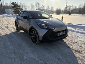Grey Toyota C-HR 2025 in Kaunas, with an engine capacity of 1.99 L and mileage of 12 thousand km for 30900 €, photo 9 on AUTOMOTO.COM.LV