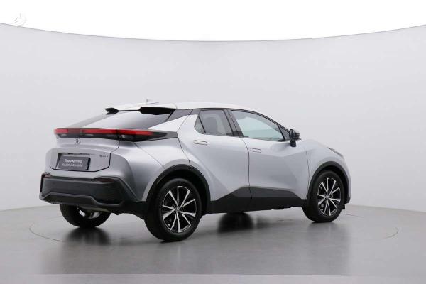 Grey Toyota C-HR 2025 in Vilnius, with an engine capacity of 1.80 L and mileage of 16 thousand km for 29900 €, photo 3 on AUTOMOTO.COM.LV