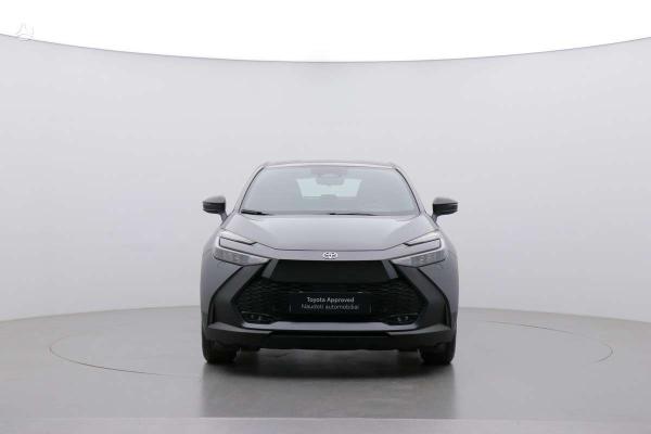 Grey Toyota C-HR 2025 in Vilnius, with an engine capacity of 1.80 L and mileage of 23 thousand km for 27900 €, photo 5 on AUTOMOTO.COM.LV