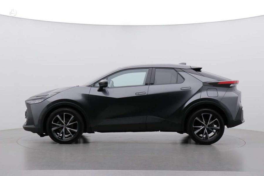 Grey Toyota C-HR 2025 in Vilnius, with an engine capacity of 1.80 L and mileage of 15 thousand km for 29990 €, photo 4 on AUTOMOTO.COM.LV