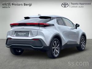 Pelēks Toyota C-HR 2025 Rīga, ar dzinēja tilpumu 1.80 L un nobraukumu 24 tūkst. km par 28490 €, foto 3 vietnē AUTOMOTO.COM.LV