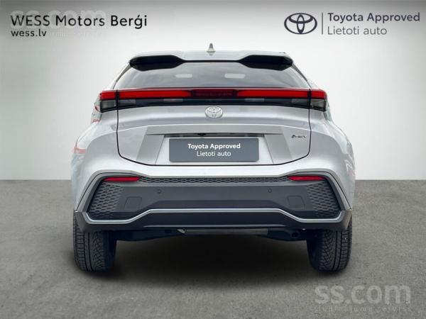 Серый Тойота C-HR 2025 в Рига, объемом двигателя 1.80 л и пробегом 24 тыс. км за 28490 €, фото 4 на AUTOMOTO.COM.LV