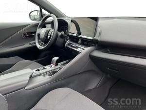 Pelēks Toyota C-HR 2025 Rīga, ar dzinēja tilpumu 1.80 L un nobraukumu 24 tūkst. km par 28490 €, foto 7 vietnē AUTOMOTO.COM.LV