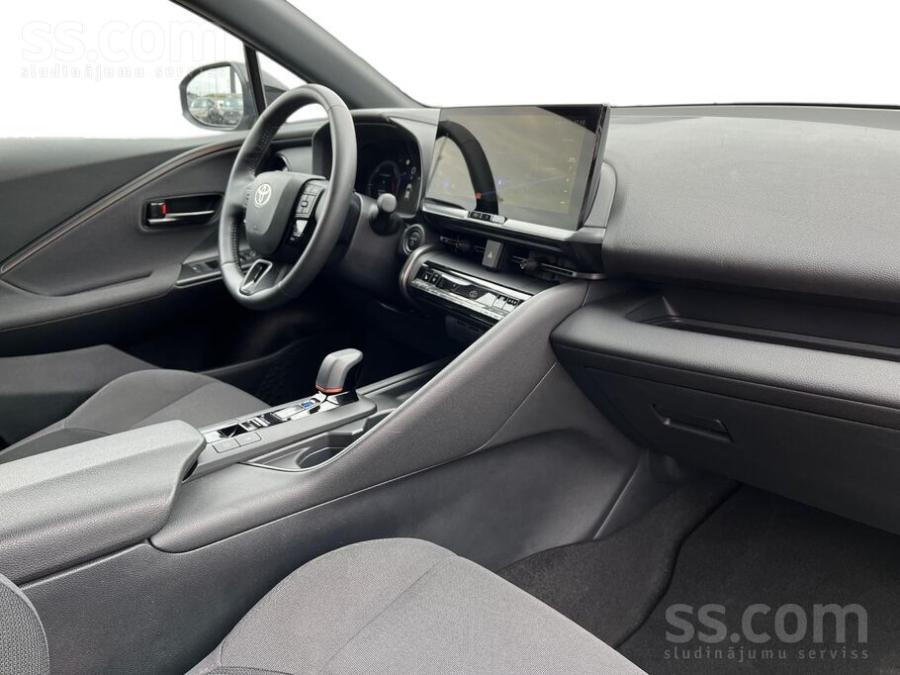 Pelēks Toyota C-HR 2025 Rīga, ar dzinēja tilpumu 1.80 L un nobraukumu 24 tūkst. km par 28490 €, foto 7 vietnē AUTOMOTO.COM.LV