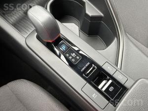 Pelēks Toyota C-HR 2025 Rīga, ar dzinēja tilpumu 1.80 L un nobraukumu 24 tūkst. km par 28490 €, foto 17 vietnē AUTOMOTO.COM.LV
