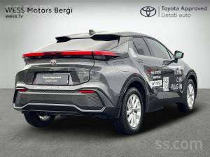 Grey Toyota C-HR 2025 in Riga, with an engine capacity of 2.00 L and mileage of 10 thousand km for 41990 €, photo 3 on AUTOMOTO.COM.LV