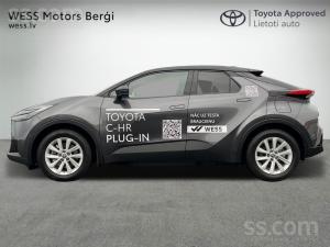 Grey Toyota C-HR 2025 in Riga, with an engine capacity of 2.00 L and mileage of 10 thousand km for 41990 €, photo 4 on AUTOMOTO.COM.LV