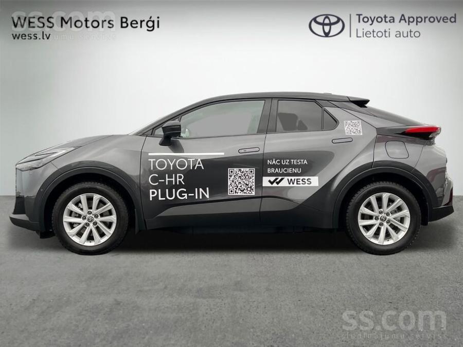 Grey Toyota C-HR 2025 in Riga, with an engine capacity of 2.00 L and mileage of 10 thousand km for 41990 €, photo 4 on AUTOMOTO.COM.LV