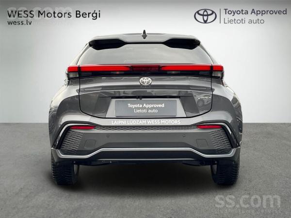 Grey Toyota C-HR 2025 in Riga, with an engine capacity of 2.00 L and mileage of 10 thousand km for 41990 €, photo 4 on AUTOMOTO.COM.LV