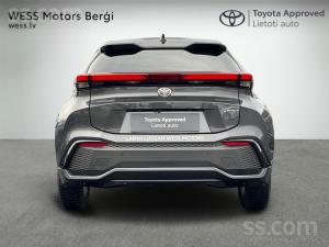 Grey Toyota C-HR 2025 in Riga, with an engine capacity of 2.00 L and mileage of 10 thousand km for 41990 €, photo 5 on AUTOMOTO.COM.LV