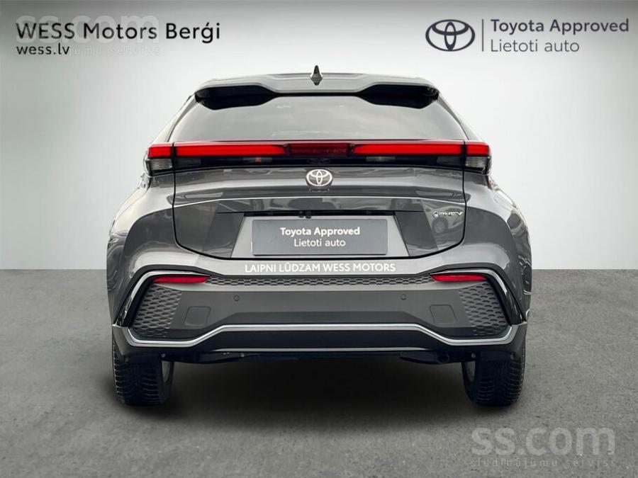 Grey Toyota C-HR 2025 in Riga, with an engine capacity of 2.00 L and mileage of 10 thousand km for 41990 €, photo 5 on AUTOMOTO.COM.LV