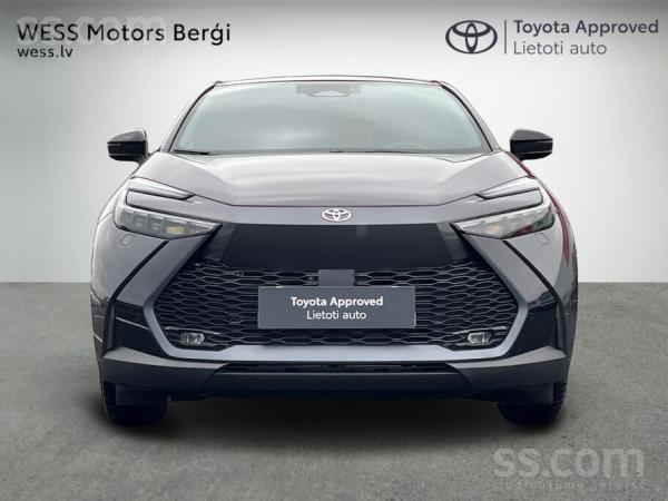 Grey Toyota C-HR 2025 in Riga, with an engine capacity of 2.00 L and mileage of 10 thousand km for 41990 €, photo 5 on AUTOMOTO.COM.LV