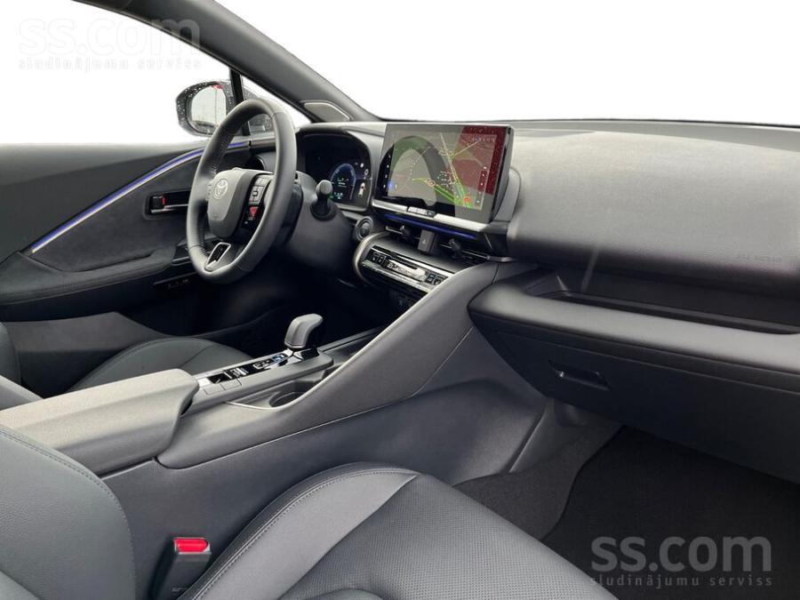 Grey Toyota C-HR 2025 in Riga, with an engine capacity of 2.00 L and mileage of 10 thousand km for 41990 €, photo 7 on AUTOMOTO.COM.LV