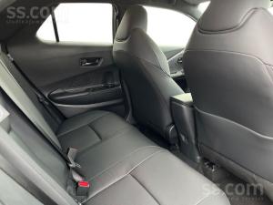Grey Toyota C-HR 2025 in Riga, with an engine capacity of 2.00 L and mileage of 10 thousand km for 41990 €, photo 8 on AUTOMOTO.COM.LV