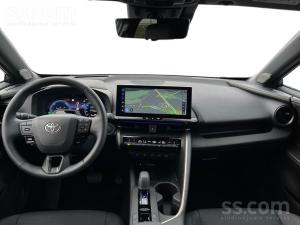 Grey Toyota C-HR 2025 in Riga, with an engine capacity of 2.00 L and mileage of 10 thousand km for 41990 €, photo 9 on AUTOMOTO.COM.LV