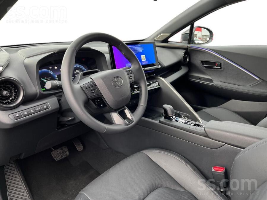 Grey Toyota C-HR 2025 in Riga, with an engine capacity of 2.00 L and mileage of 10 thousand km for 41990 €, photo 12 on AUTOMOTO.COM.LV