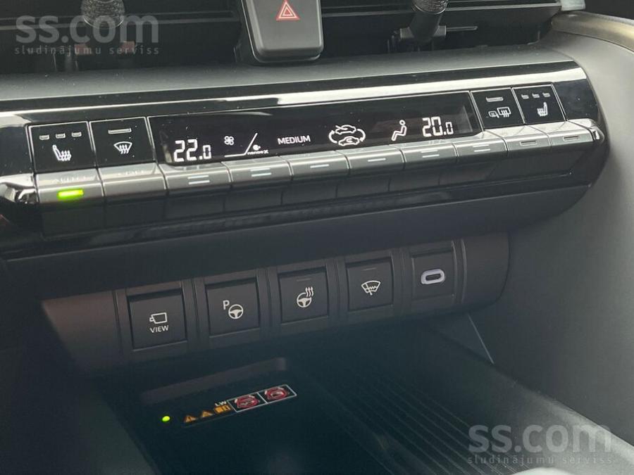 Grey Toyota C-HR 2025 in Riga, with an engine capacity of 2.00 L and mileage of 10 thousand km for 41990 €, photo 16 on AUTOMOTO.COM.LV
