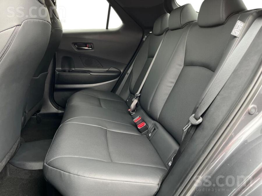 Grey Toyota C-HR 2025 in Riga, with an engine capacity of 2.00 L and mileage of 10 thousand km for 41990 €, photo 21 on AUTOMOTO.COM.LV