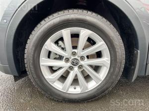 Grey Toyota C-HR 2025 in Riga, with an engine capacity of 2.00 L and mileage of 10 thousand km for 41990 €, photo 26 on AUTOMOTO.COM.LV