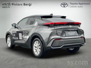 Grey Toyota C-HR 2025 in Riga, with an engine capacity of 2.00 L and mileage of 10 thousand km for 41990 €, photo 28 on AUTOMOTO.COM.LV