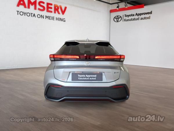 Pelēks Toyota C-HR 2025 Viljandi, ar dzinēja tilpumu 1.80 L un nobraukumu 24 tūkst. km par 28990 €, foto 4 vietnē AUTOMOTO.COM.LV