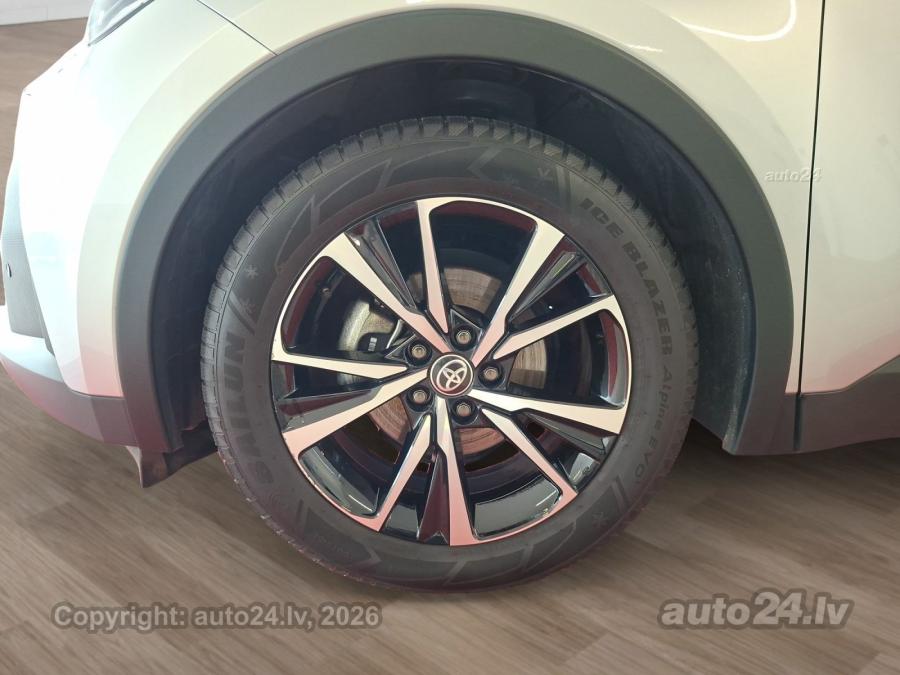 Grey Toyota C-HR 2025 in Viljandi, with an engine capacity of 1.80 L and mileage of 24 thousand km for 28990 €, photo 16 on AUTOMOTO.COM.LV