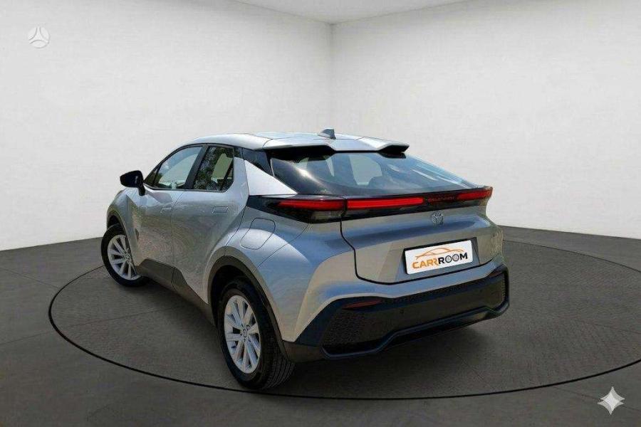 Серый Тойота C-HR 2025 в Вильнюс, объемом двигателя 1.80 л и пробегом 7 тыс. км за 26999 €, фото 5 на AUTOMOTO.COM.LV