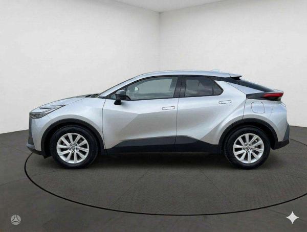 Grey Toyota C-HR 2025 in Vilnius, with an engine capacity of 1.80 L and mileage of 7 thousand km for 26999 €, photo 6 on AUTOMOTO.COM.LV