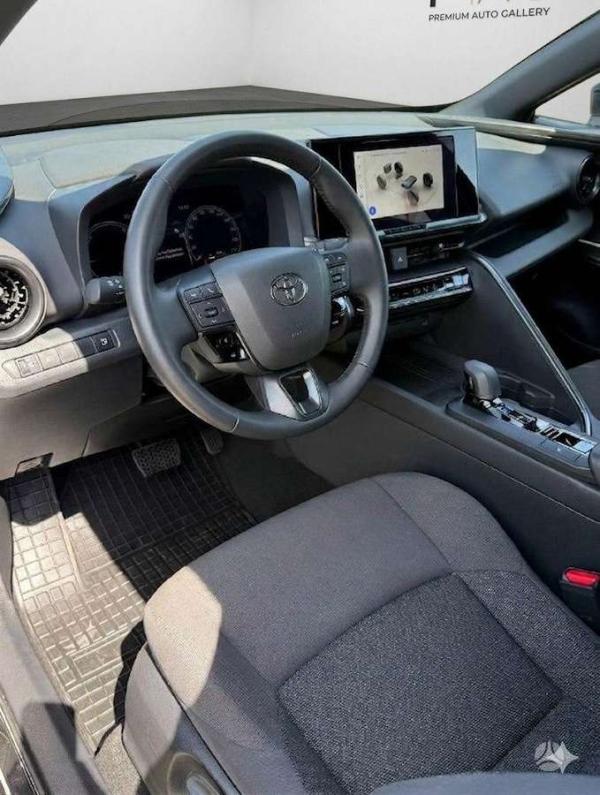 Grey Toyota C-HR 2025 in Vilnius, with an engine capacity of 1.80 L and mileage of 7 thousand km for 26999 €, photo 9 on AUTOMOTO.COM.LV