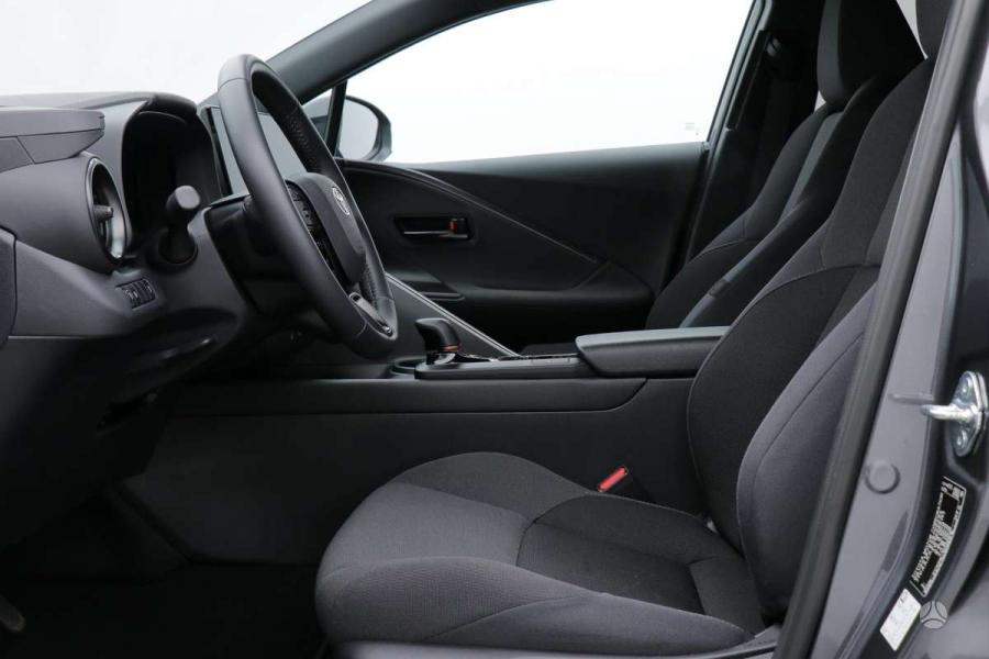Grey Toyota C-HR 2025 in Vilnius, with an engine capacity of 1.80 L and mileage of 21 thousand km for 31990 €, photo 13 on AUTOMOTO.COM.LV