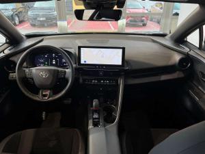 Серый Тойота C-HR 2025 в Шяуляй, объемом двигателя 1.99 л и пробегом 16 тыс. км за 37900 €, фото 18 на AUTOMOTO.COM.LV