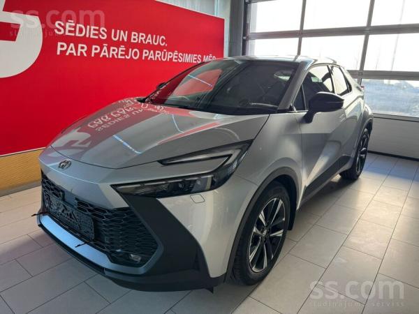 Серый Тойота C-HR 2025 в Рига, объемом двигателя 1.80 л и пробегом 6 тыс. км за 29850 €, фото 1 на AUTOMOTO.COM.LV