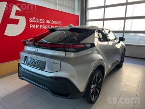 Серый Тойота C-HR 2025 в Рига, объемом двигателя 1.80 л и пробегом 6 тыс. км за 29850 €, фото 5 на AUTOMOTO.COM.LV