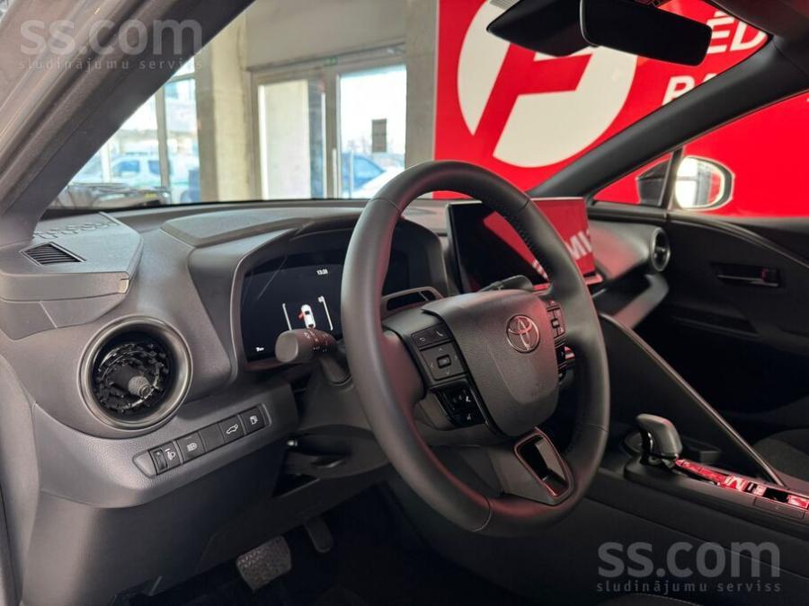 Серый Тойота C-HR 2025 в Рига, объемом двигателя 1.80 л и пробегом 6 тыс. км за 29850 €, фото 10 на AUTOMOTO.COM.LV