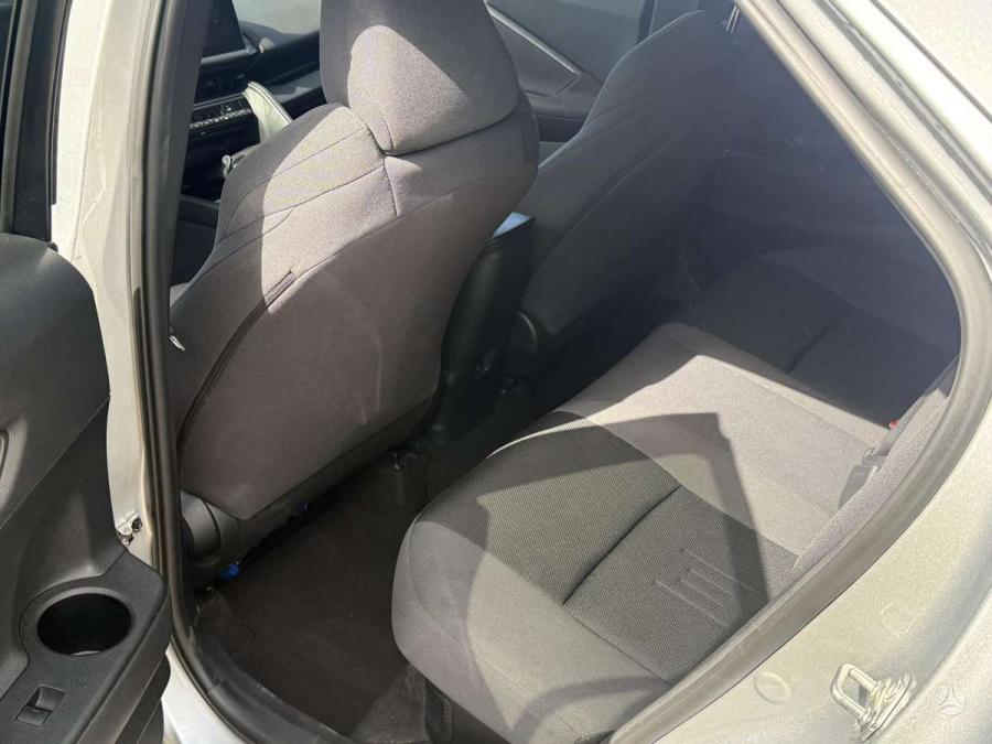 Grey Toyota C-HR 2025 in Kaunas, with an engine capacity of 1.80 L and mileage of 12 thousand km for 24499 €, photo 8 on AUTOMOTO.COM.LV