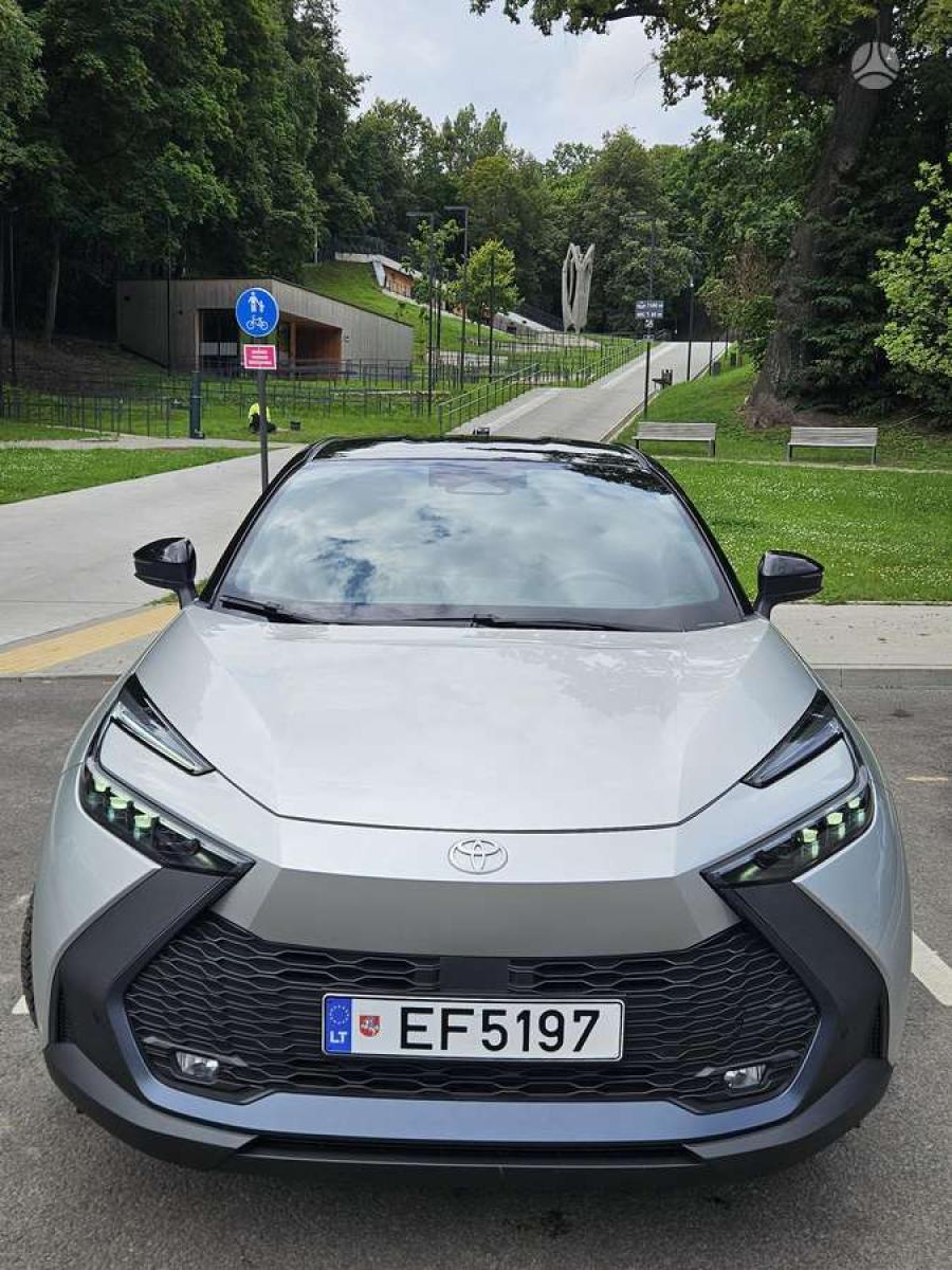 Pelēks Toyota C-HR 2025 Kauņa, ar dzinēja tilpumu 2.00 L un nobraukumu 5 tūkst. km par 33000 €, foto 4 vietnē AUTOMOTO.COM.LV