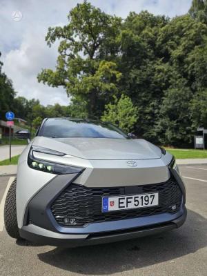 Pelēks Toyota C-HR 2025 Kauņa, ar dzinēja tilpumu 2.00 L un nobraukumu 5 tūkst. km par 33000 €, foto 5 vietnē AUTOMOTO.COM.LV
