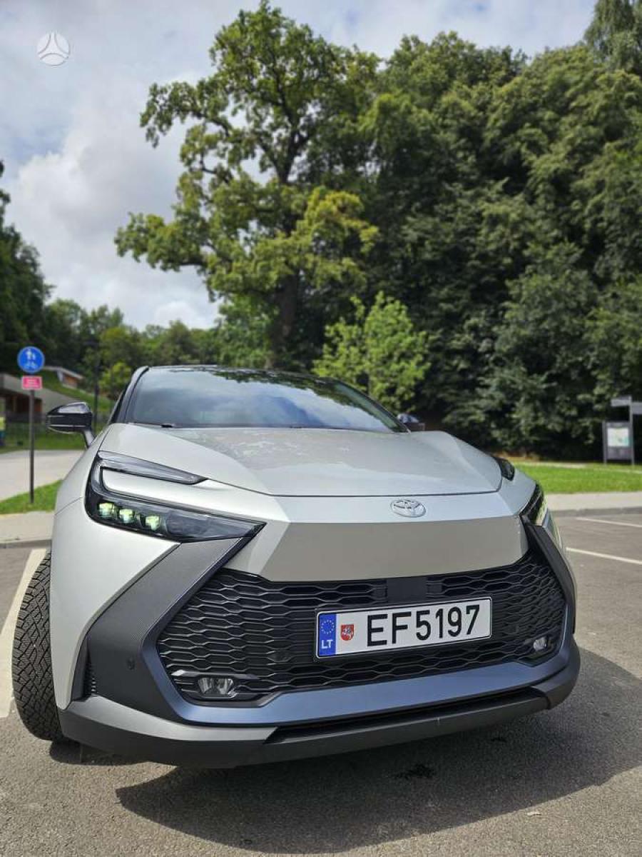 Pelēks Toyota C-HR 2025 Kauņa, ar dzinēja tilpumu 2.00 L un nobraukumu 5 tūkst. km par 33000 €, foto 5 vietnē AUTOMOTO.COM.LV