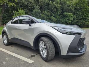 Pelēks Toyota C-HR 2025 Kauņa, ar dzinēja tilpumu 2.00 L un nobraukumu 5 tūkst. km par 33000 €, foto 7 vietnē AUTOMOTO.COM.LV