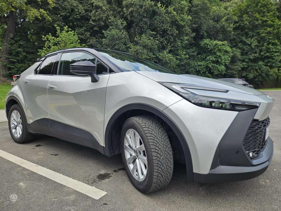 Pelēks Toyota C-HR 2025 Kauņa, ar dzinēja tilpumu 2.00 L un nobraukumu 5 tūkst. km par 33000 €, foto 7 vietnē AUTOMOTO.COM.LV
