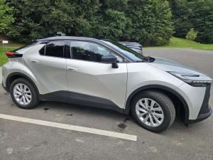 Pelēks Toyota C-HR 2025 Kauņa, ar dzinēja tilpumu 2.00 L un nobraukumu 5 tūkst. km par 33000 €, foto 8 vietnē AUTOMOTO.COM.LV