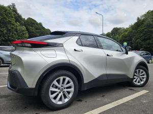 Pelēks Toyota C-HR 2025 Kauņa, ar dzinēja tilpumu 2.00 L un nobraukumu 5 tūkst. km par 33000 €, foto 12 vietnē AUTOMOTO.COM.LV