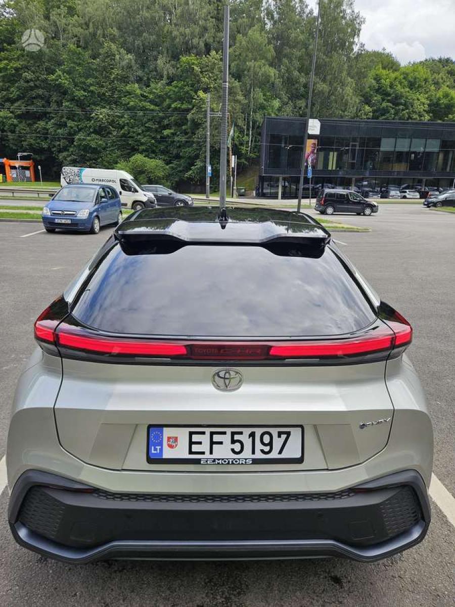 Pelēks Toyota C-HR 2025 Kauņa, ar dzinēja tilpumu 2.00 L un nobraukumu 5 tūkst. km par 33000 €, foto 17 vietnē AUTOMOTO.COM.LV